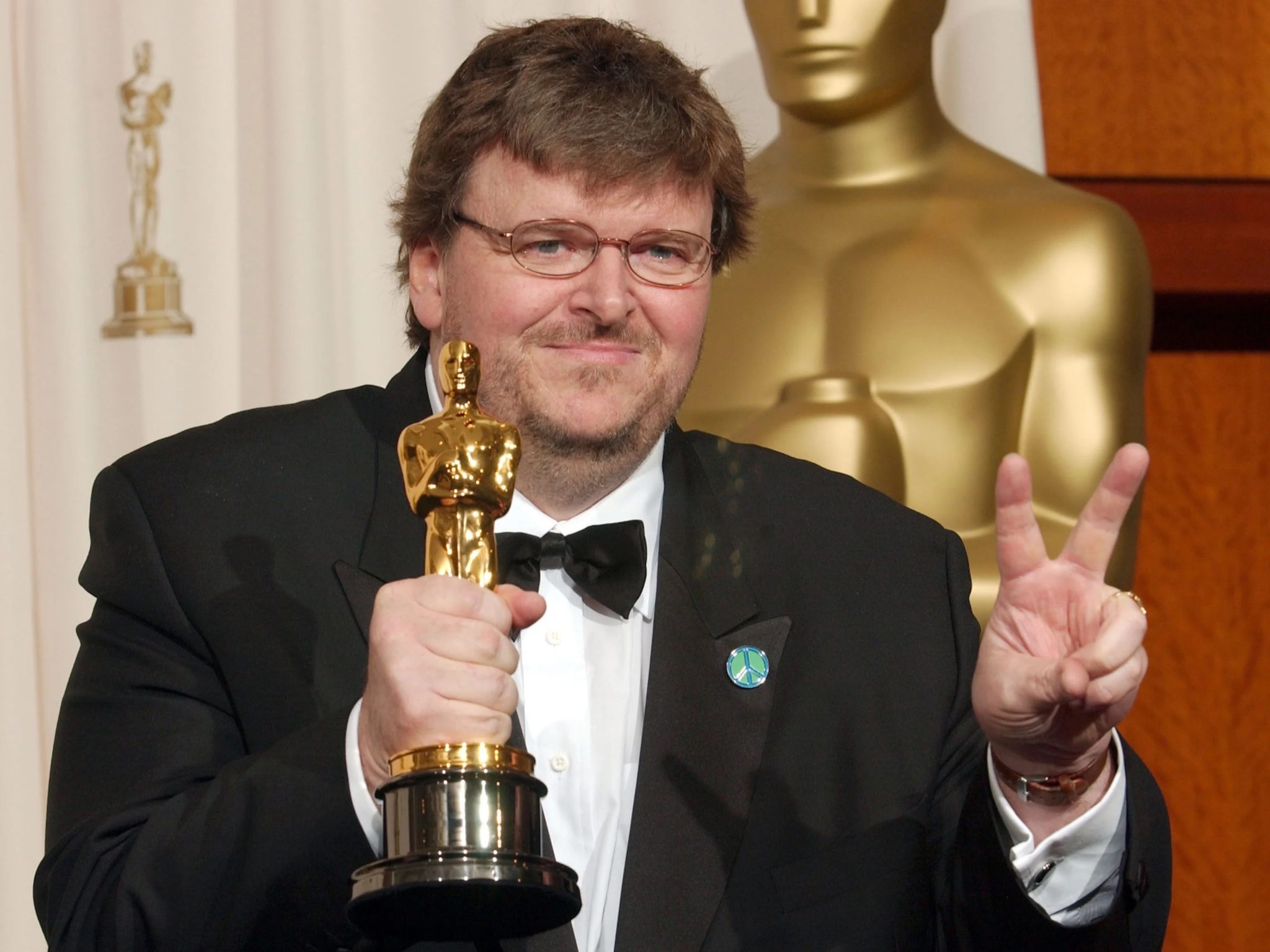 YouTube censura documental de Michael Moore | Red Radio