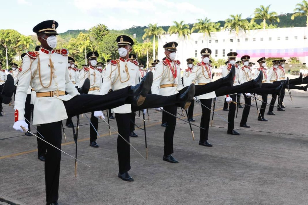 1.083 tenientes egresan como oficiales de la FANB con nueva ...
