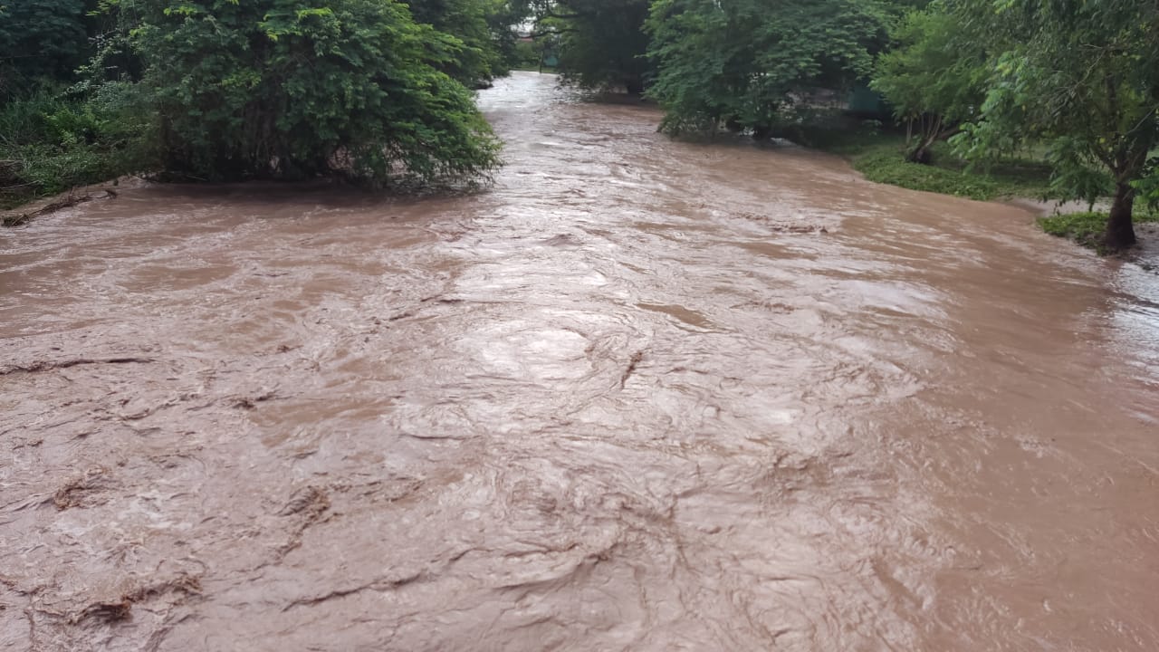 Se desbordó el río Apón e incomunicó comunidades de la Sierra de Perijá ...